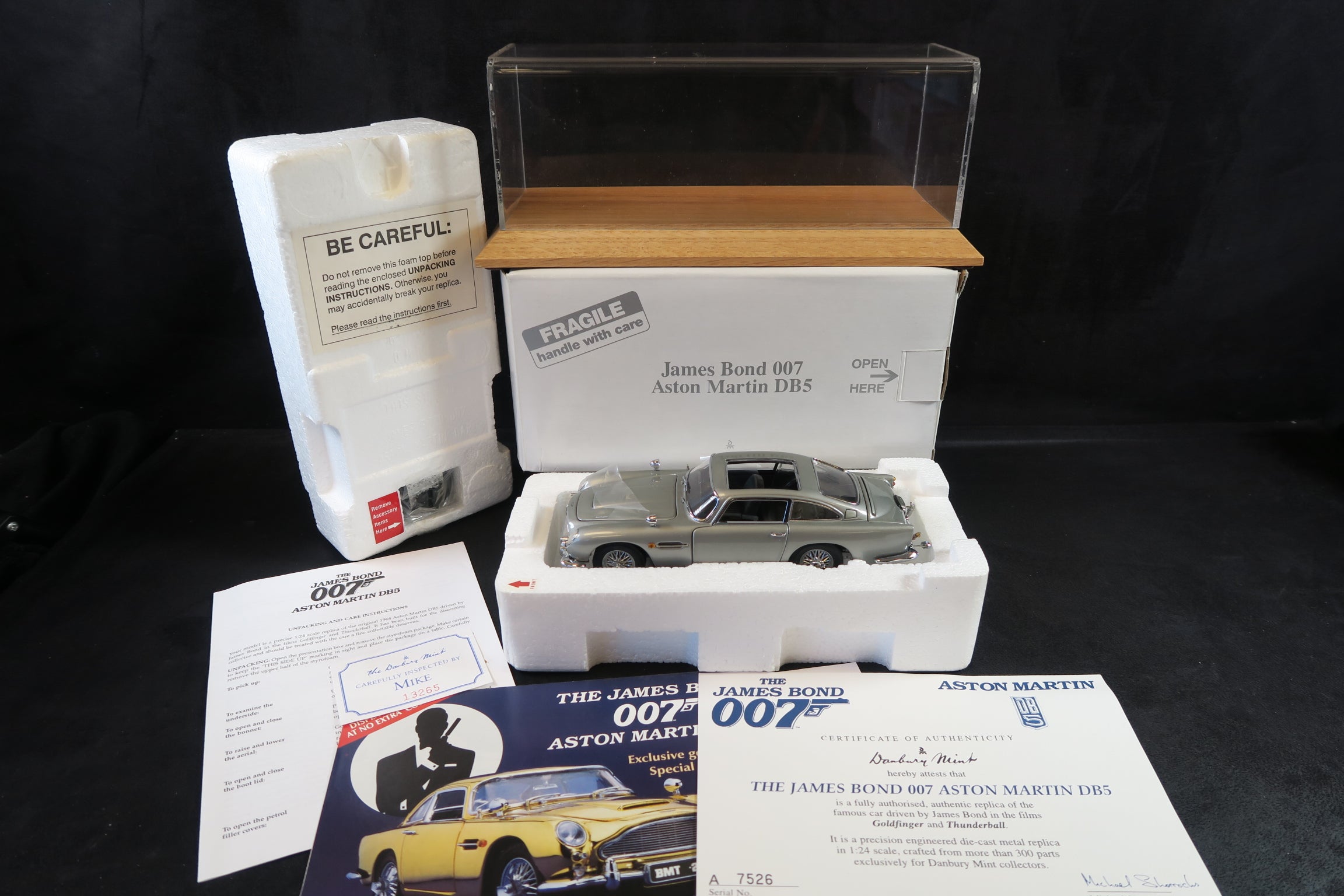Danbury Mint James Bond 007 Aston Martin , 1/24, 99% Mint/Boxed ...