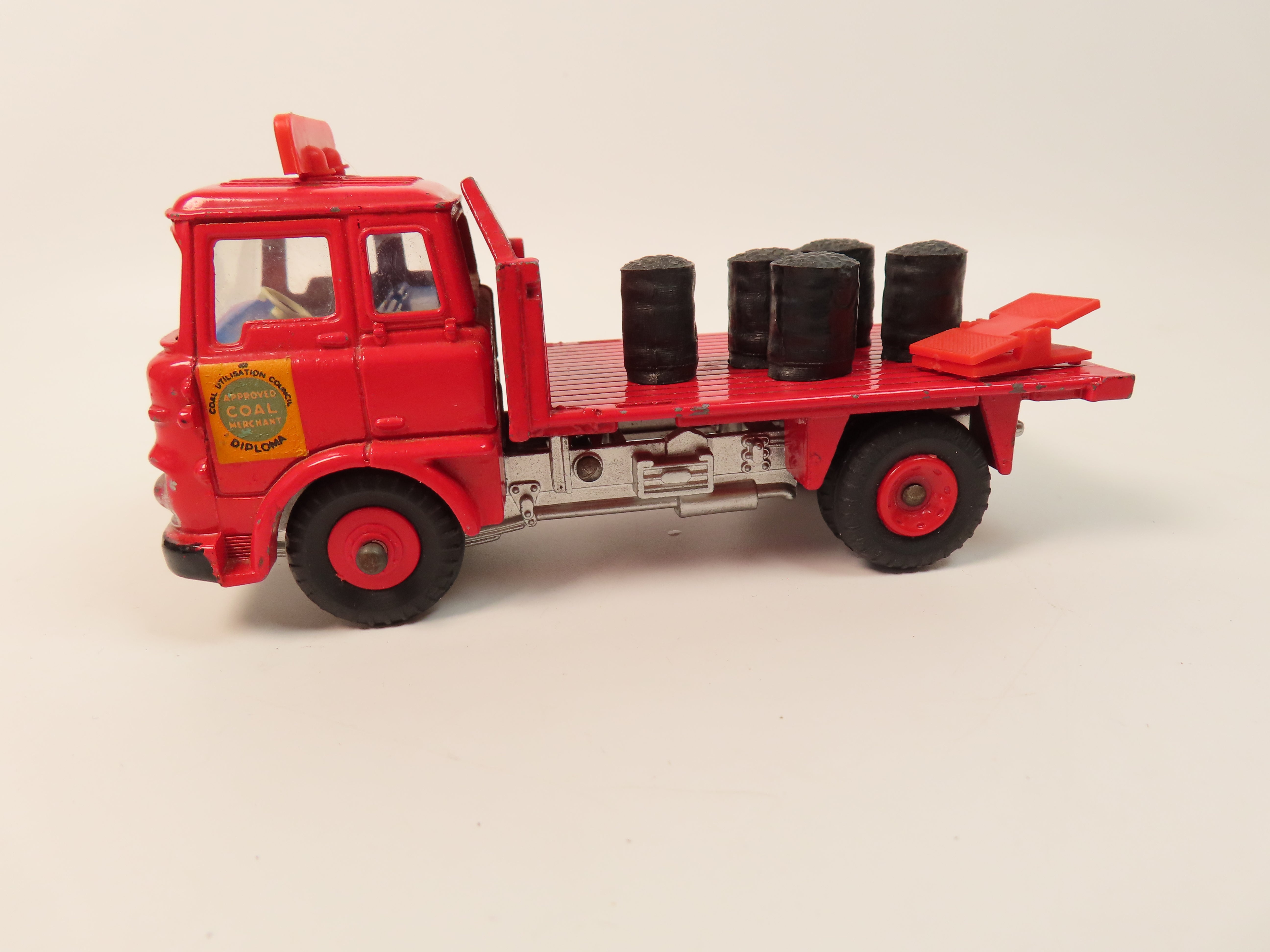 Dinky 425 - Bedford Coal Truck with coal and scales - slightly chipped ...