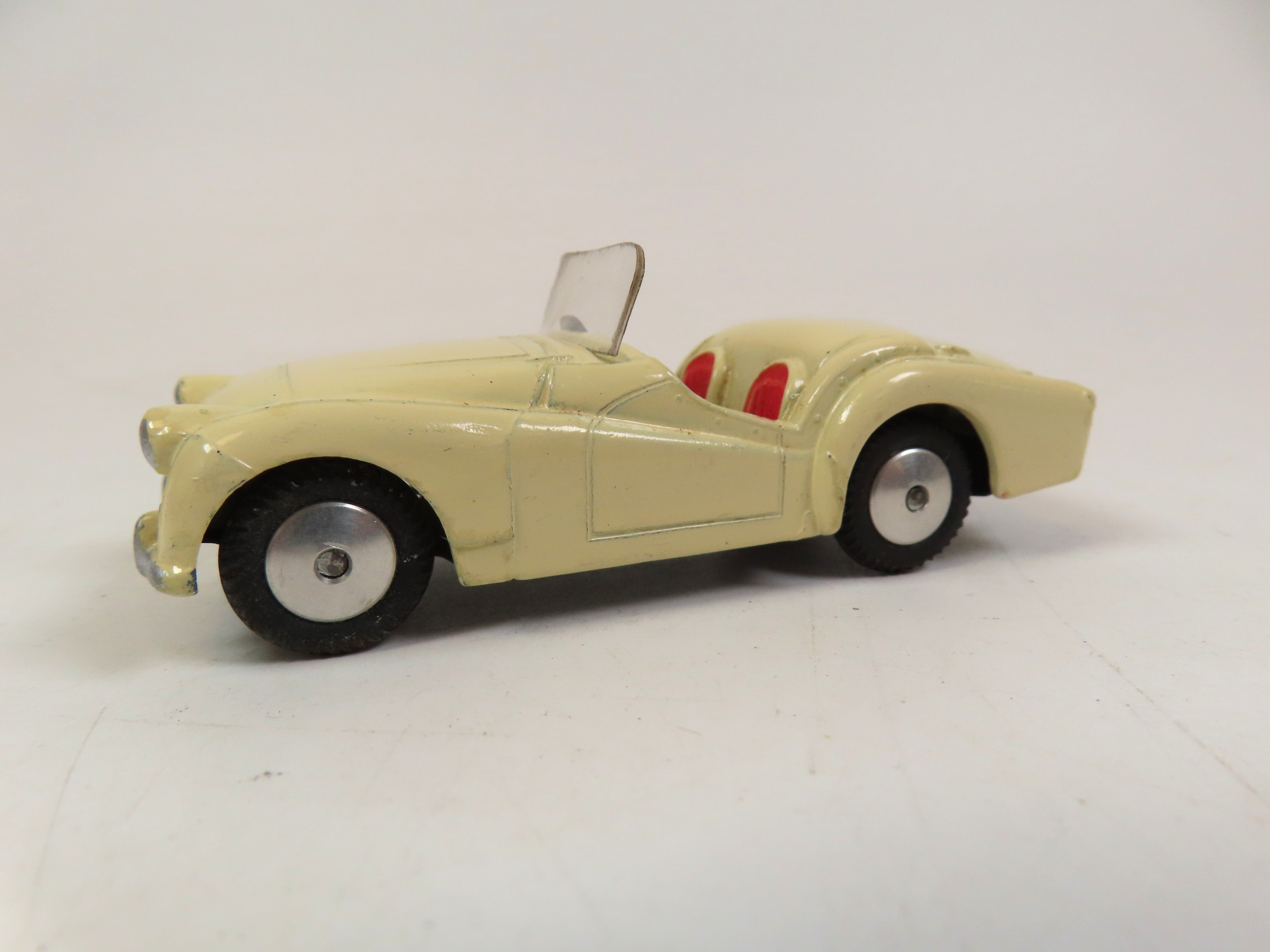 Corgi 301 Triumph TR2, 99% Mint! – Andrew Clark Models